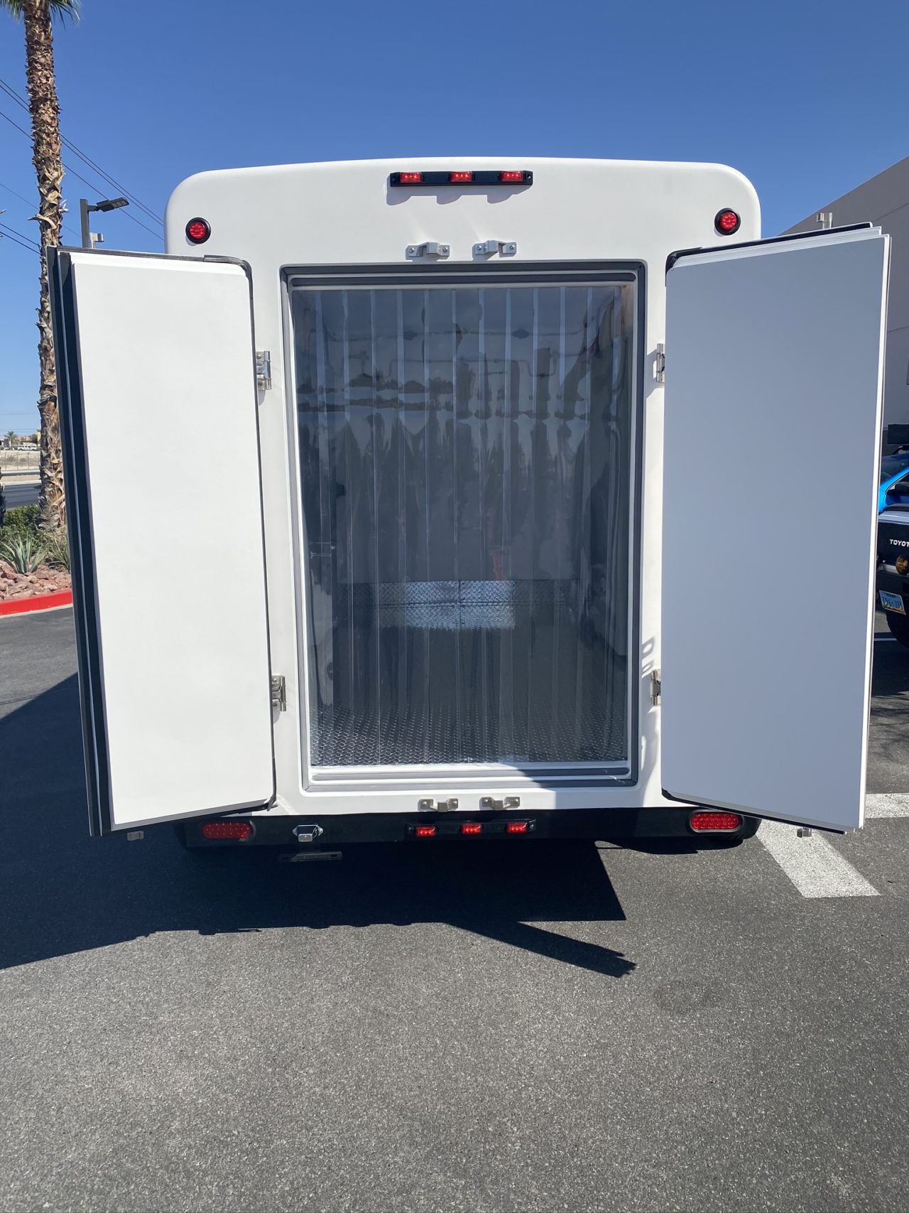 11' Trailer | E-Z Tow Self-Contained Trailers | Jack Frost Freezers