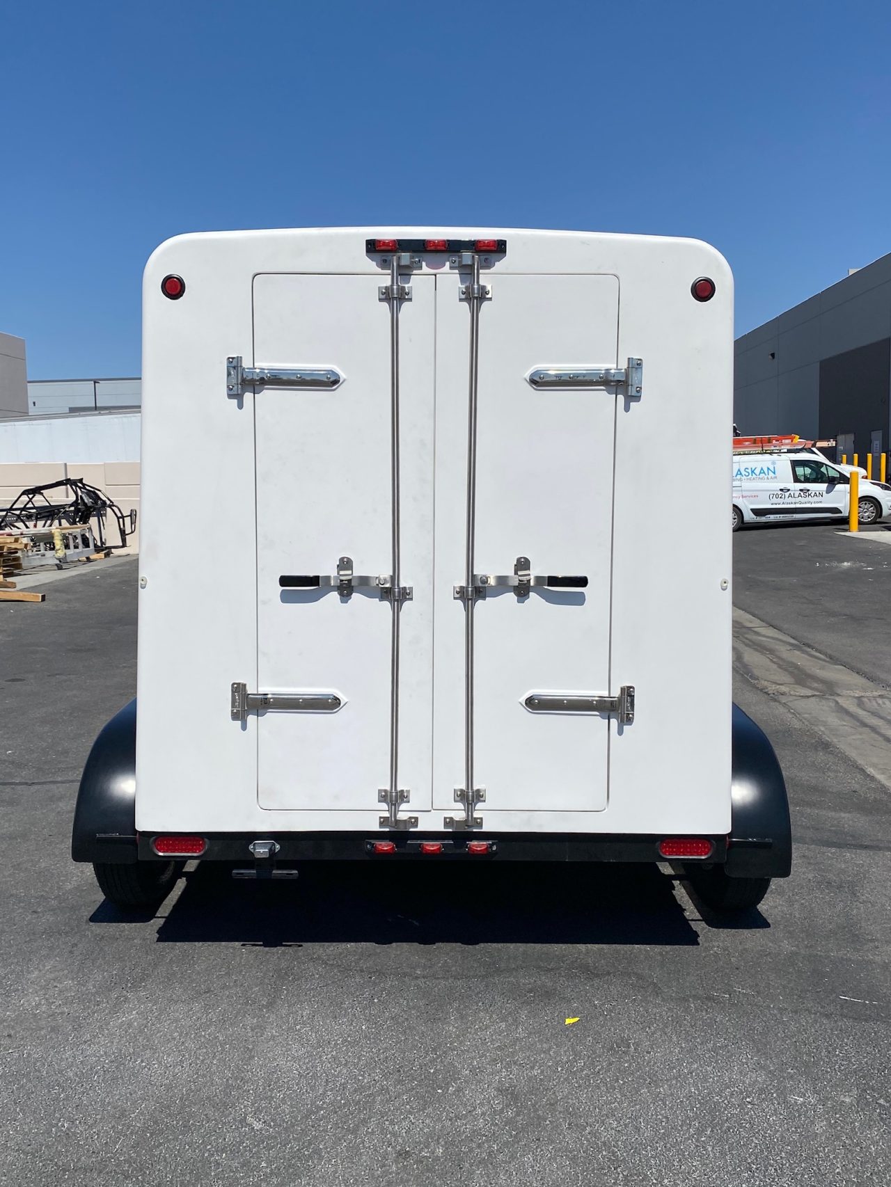 8' Trailer | E-Z Tow Self-Contained Trailer | Jack Frost Freezers